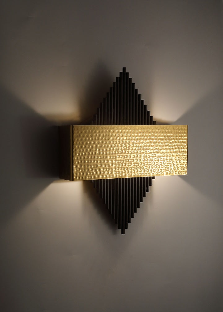 Maria Light – Avian